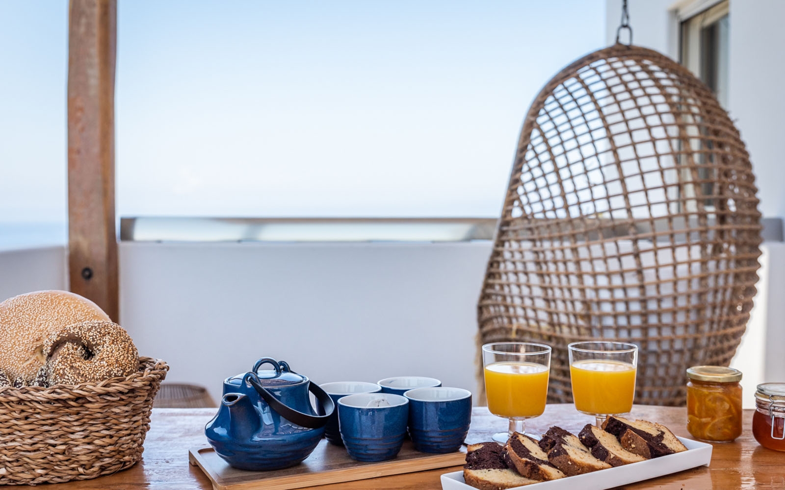 Milos Zen Suites: luxury holiday homes rooms Sarakiniko beach